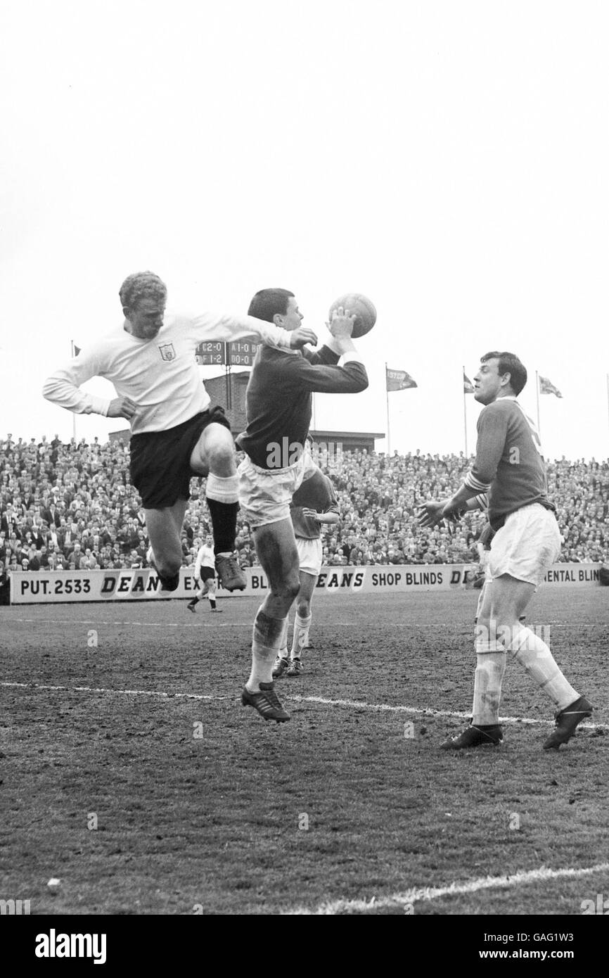 L r fulhams maurice cook hi-res stock photography and images - Alamy