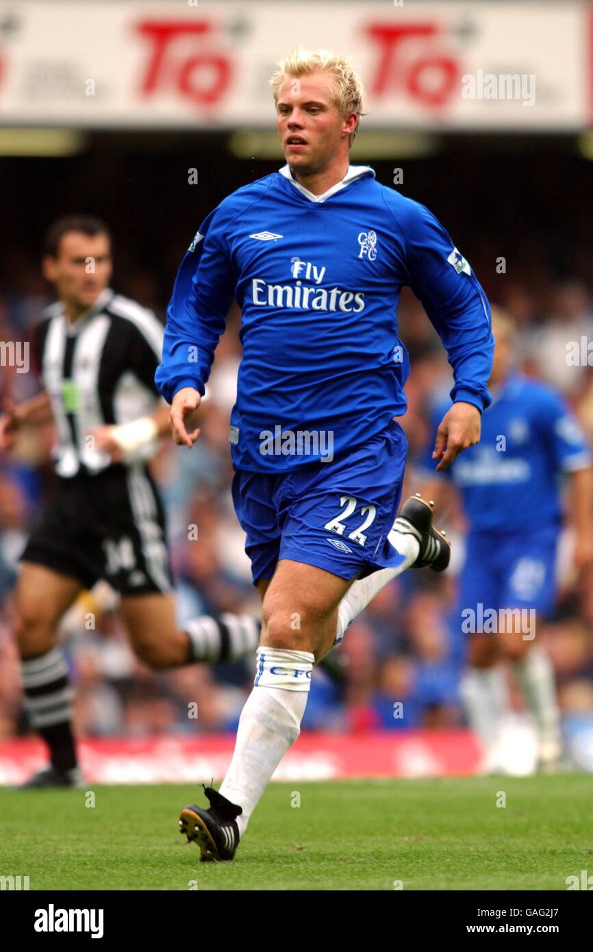 Soccer - FA Barclaycard Premiership - Chelsea v Newcastle United. Eidur ...
