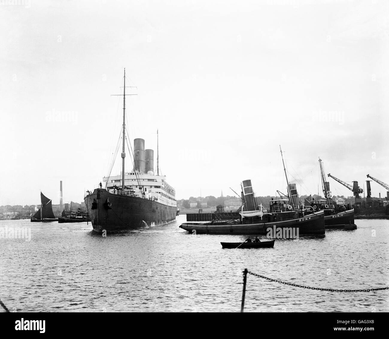 The SS Caronia, built for Cunard by John Brown & Co, arriving at ...