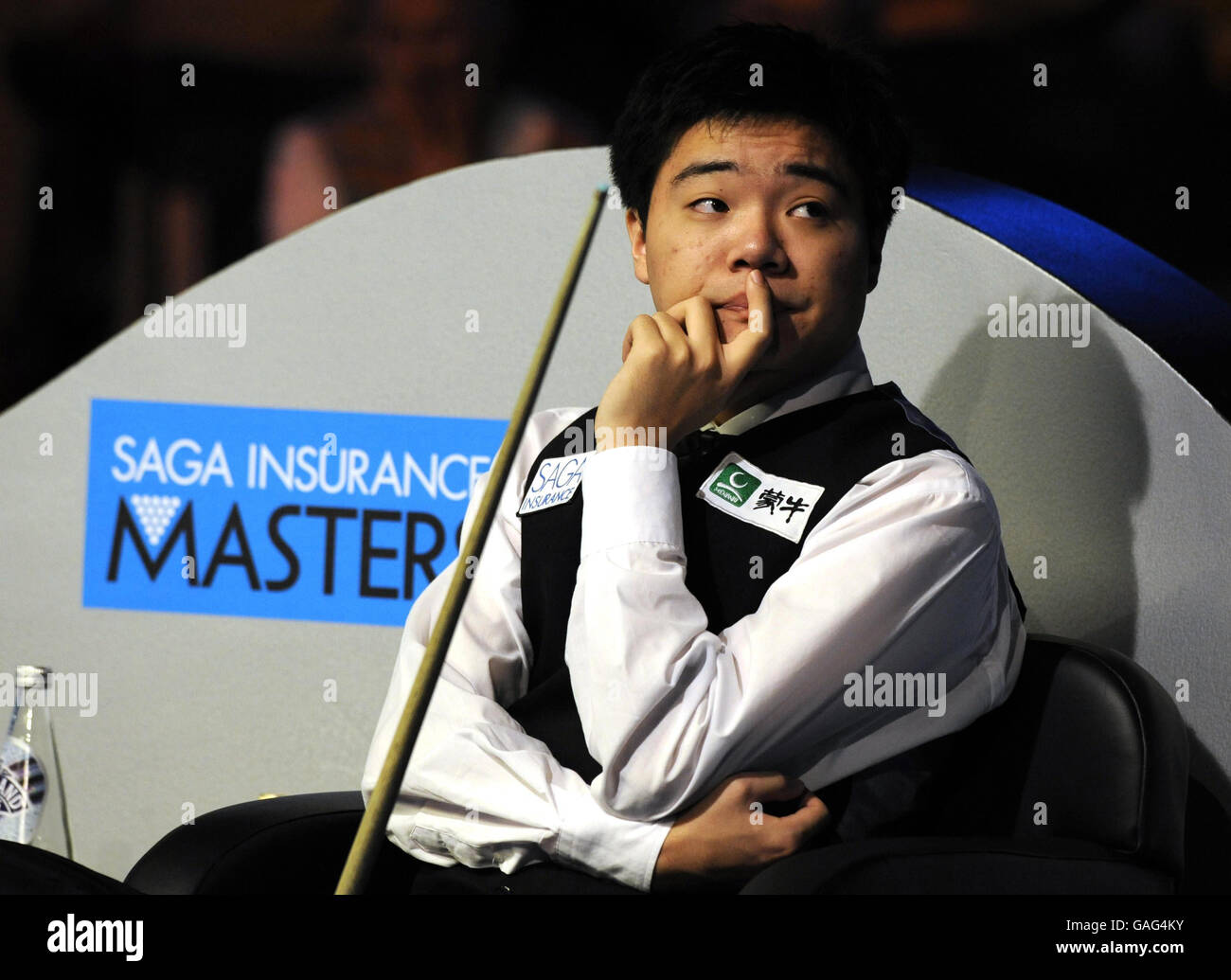 Snooker - SAGA Insurance Masters - Day Four - Wembley Arena Stock Photo ...