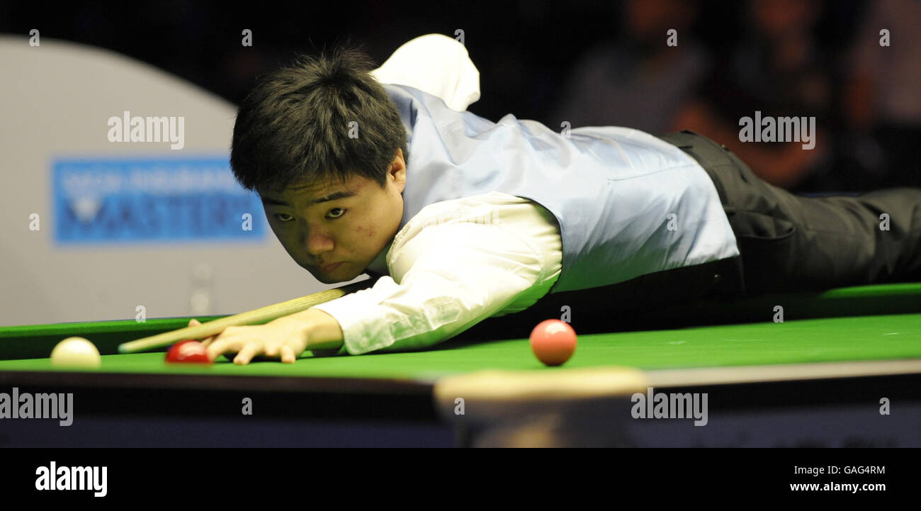 Snooker - SAGA Insurance Masters - Day Four - Wembley Arena Stock Photo ...