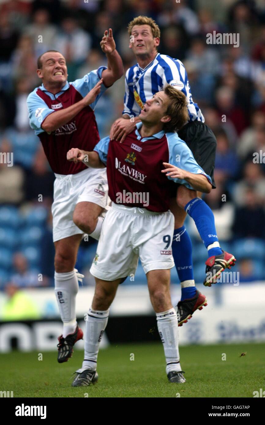 Sheffield Wednesday's and Burnley's Gareth Taylor (c) and Gordon ...