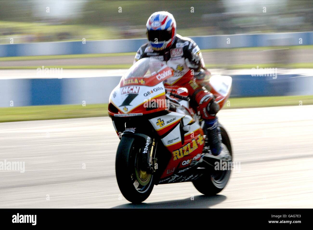 Motorcycling - British Superbikes - Donington Park Stock Photo - Alamy