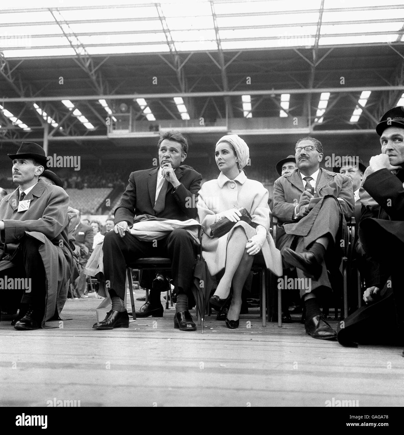 Boxing - Heavyweight - Cassius Clay v Henry Cooper Stock Photo - Alamy