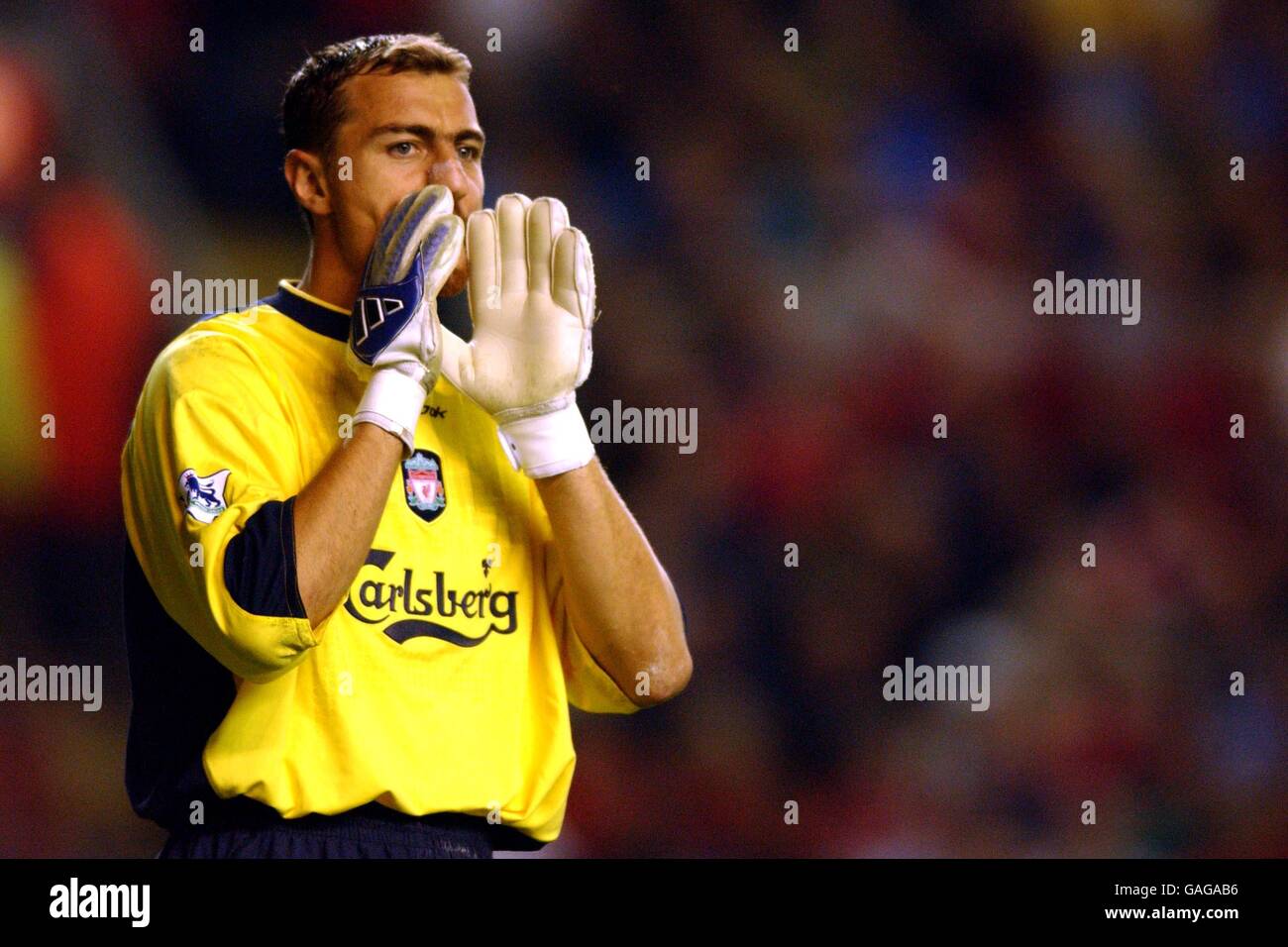 Jerzy dudek the liverpool goalkeeper hi-res stock photography and ...