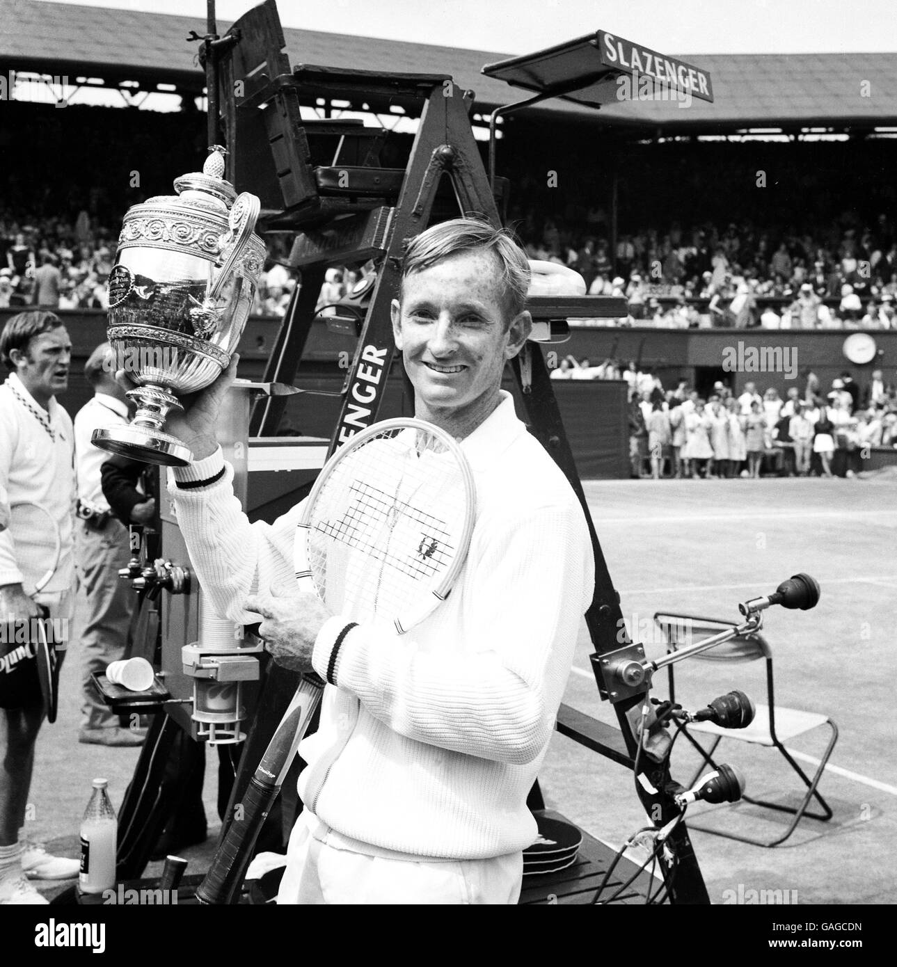 Rod laver v tony roche hi-res stock photography and images - Alamy