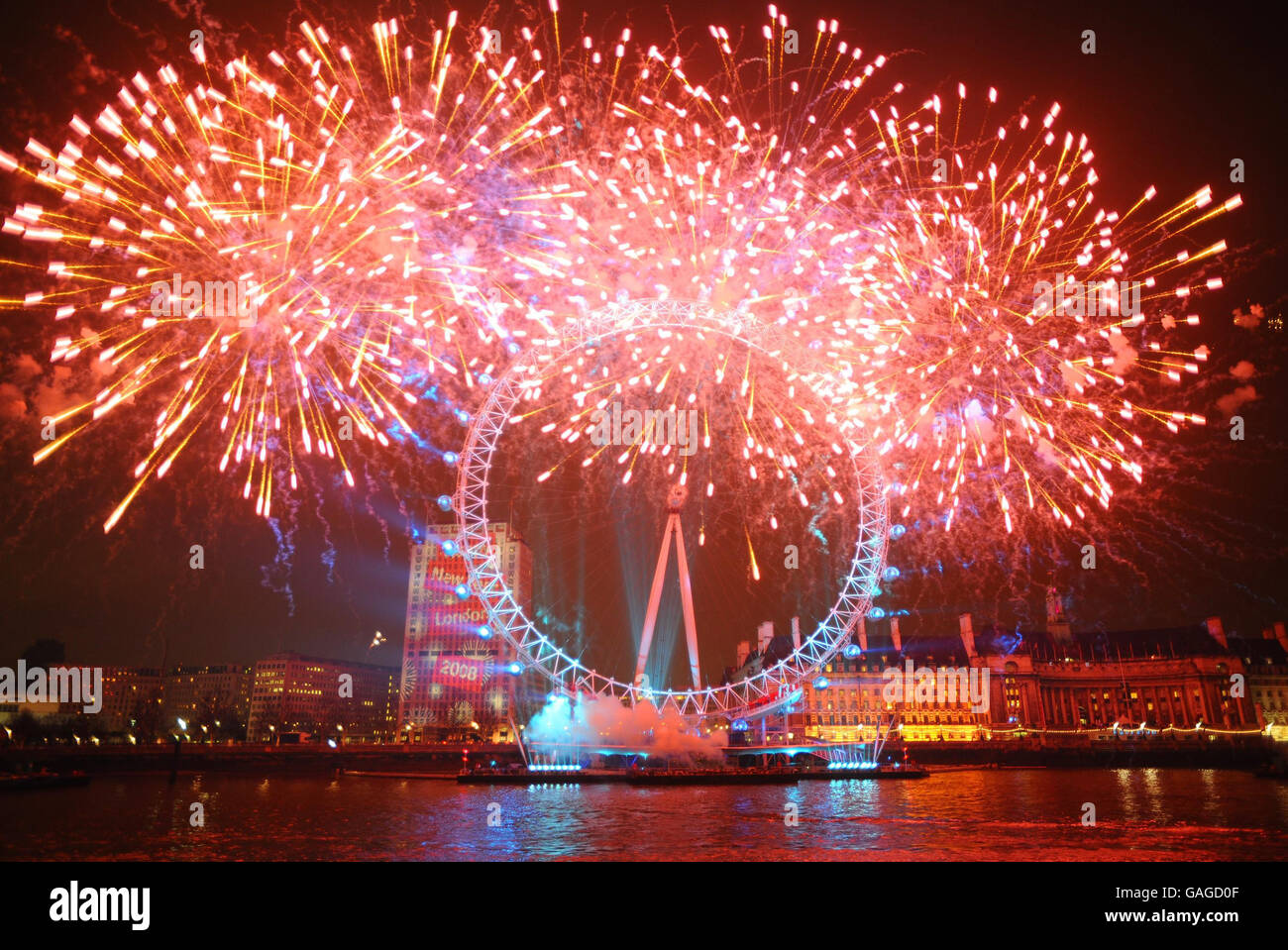 London fireworks wheel hi-res stock photography and images - Alamy