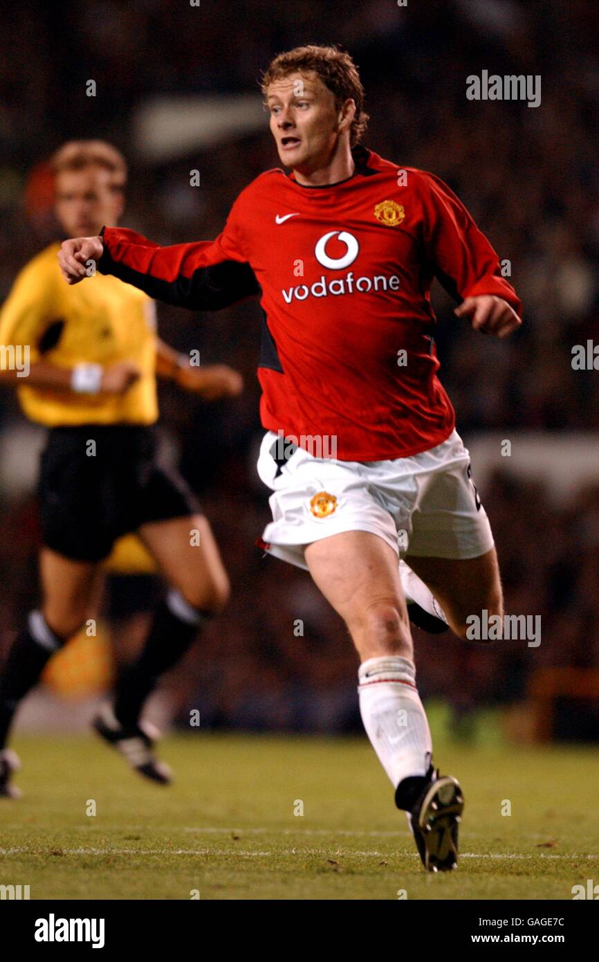 Full length uefa gs1 md1 wed football man utd hi-res stock photography ...