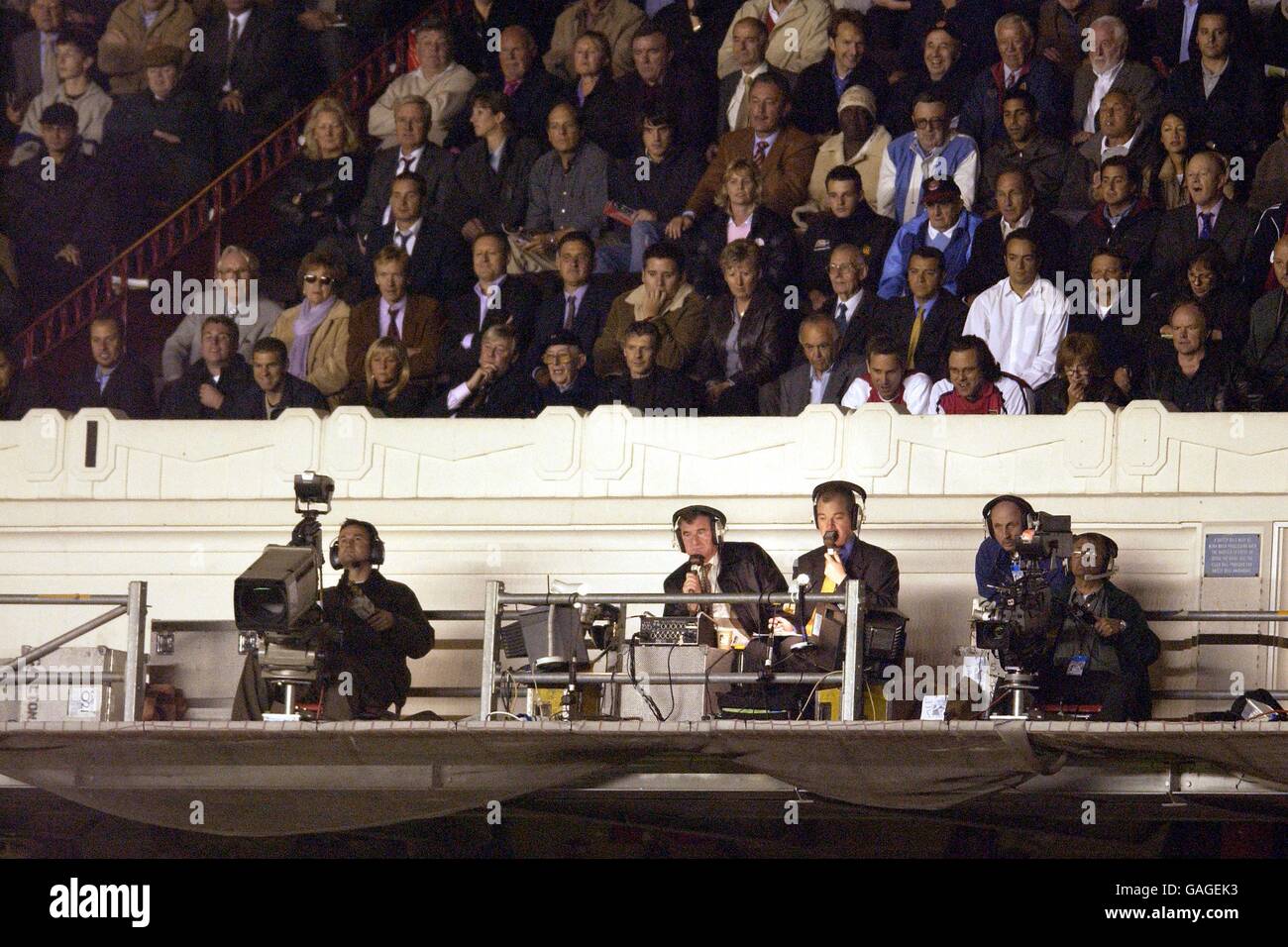 Commentary box soccer hi-res stock photography and images - Alamy