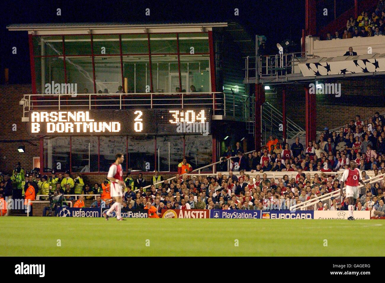 Arsenal v borussia dortmund hi-res stock photography and images - Alamy