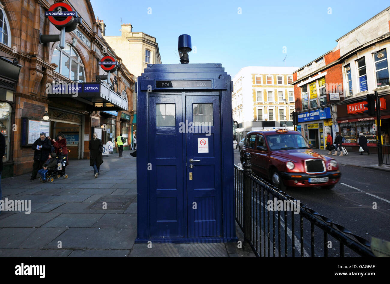 'Tardis' style phone box Stock Photo - Alamy