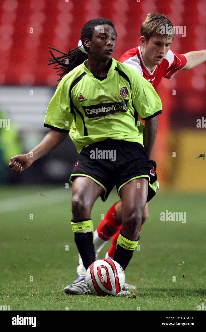 Elijah reid hi-res stock photography and images - Alamy