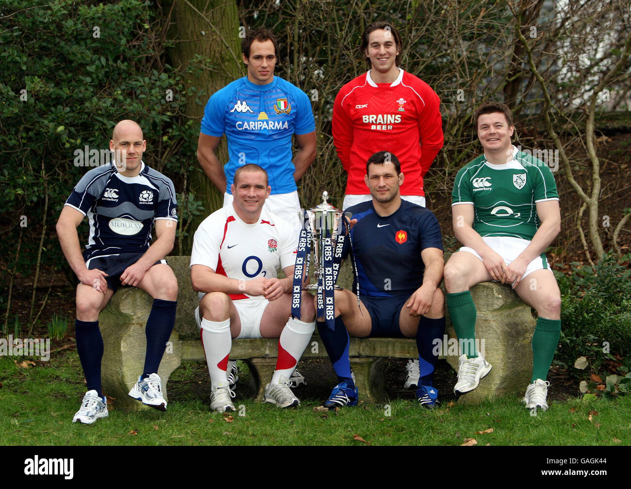 Left to right england rugby player hi-res stock photography and images ...