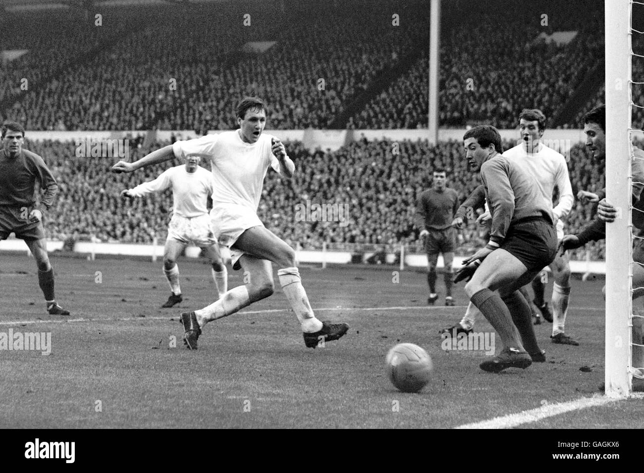 Soccer - Football League Cup - Final - Queens Park Rangers v West ...