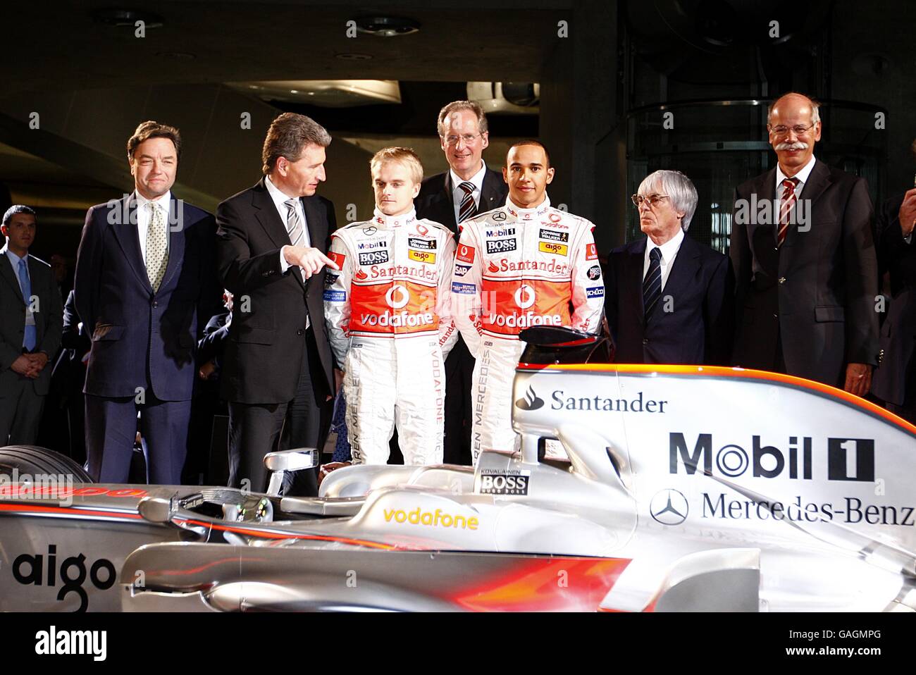 F1 team management hi-res stock photography and images - Alamy