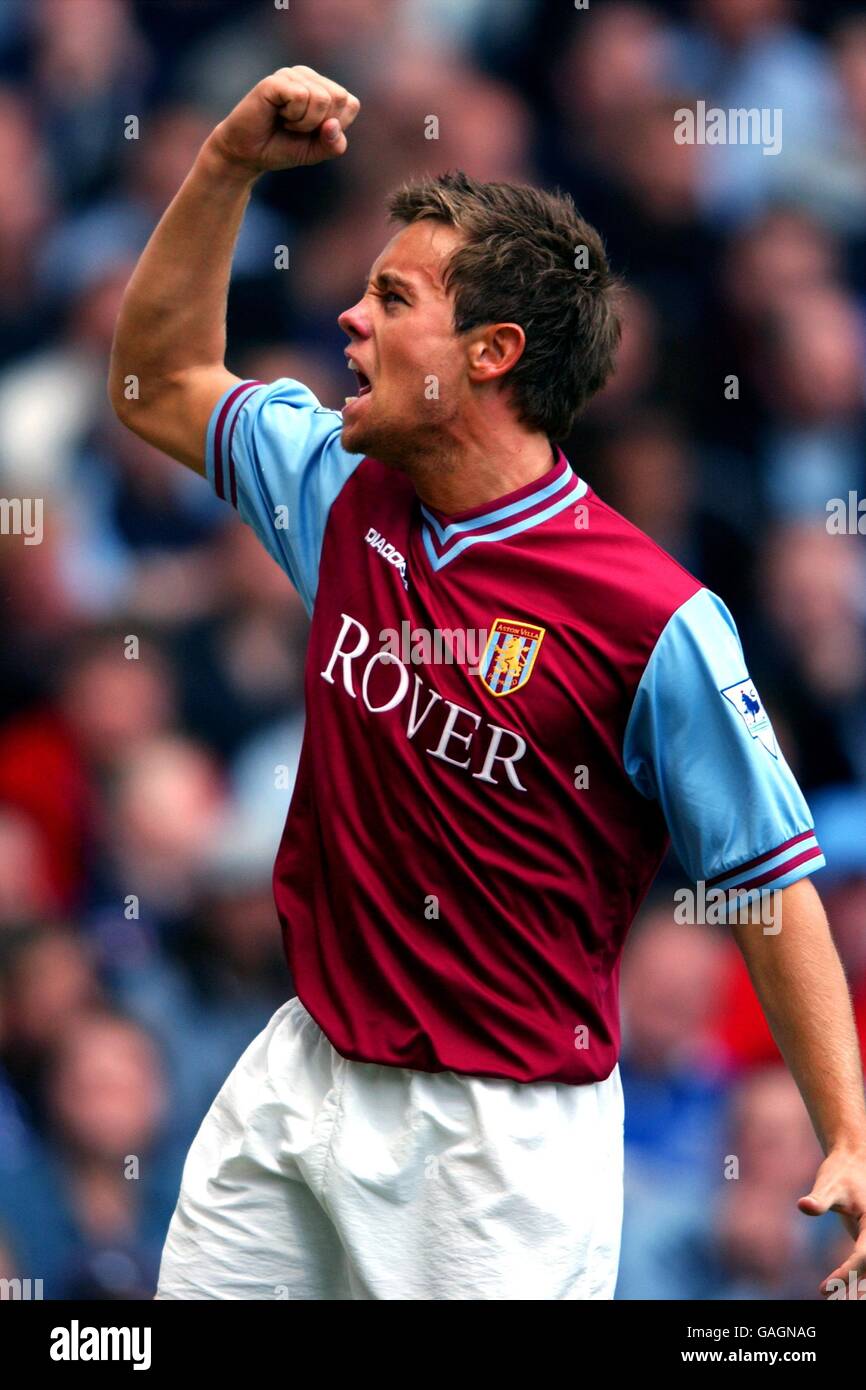 Soccer lee hendrie hi-res stock photography and images - Alamy