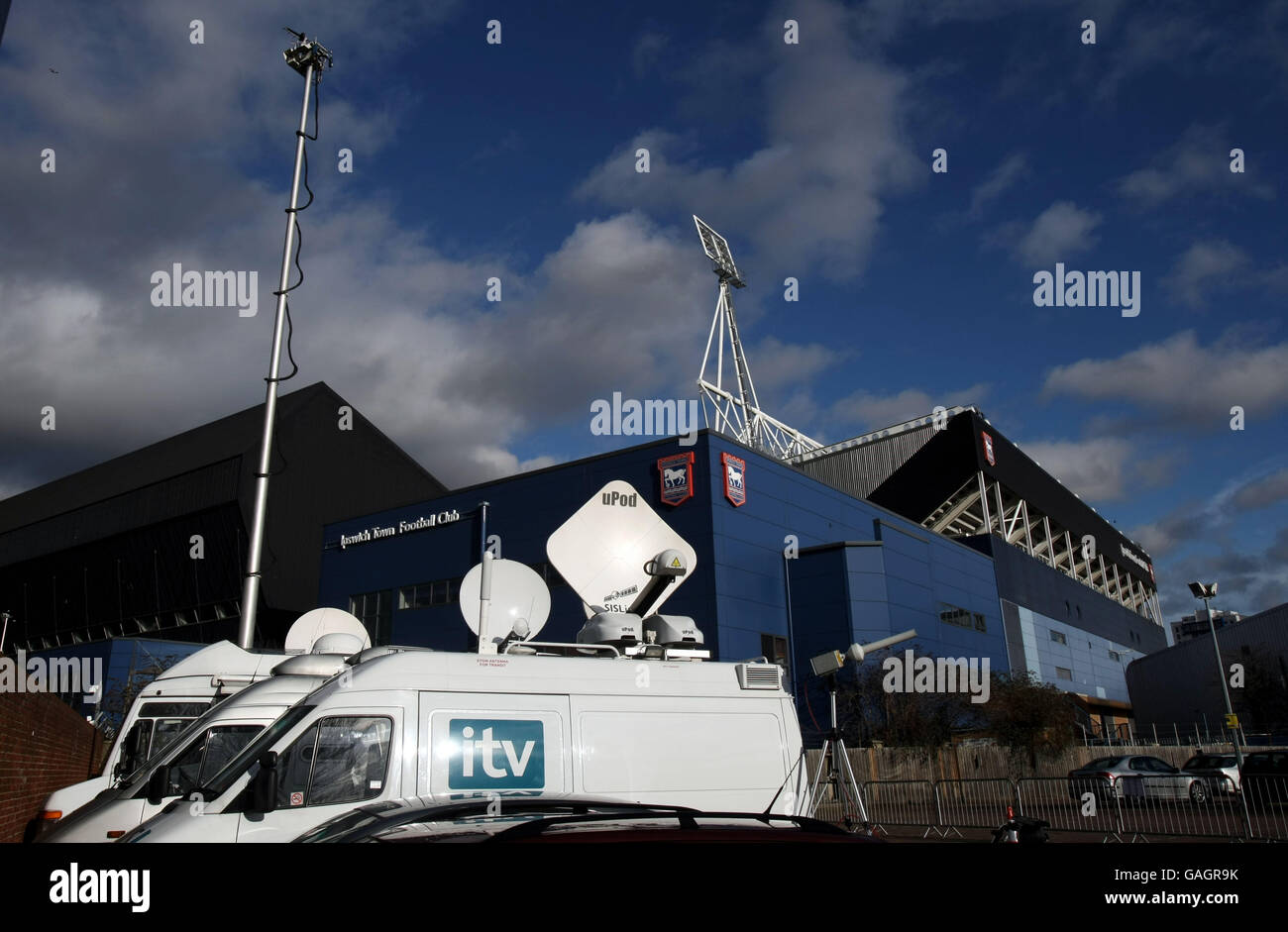 Outside broadcast television vehicles outside hi-res stock photography ...