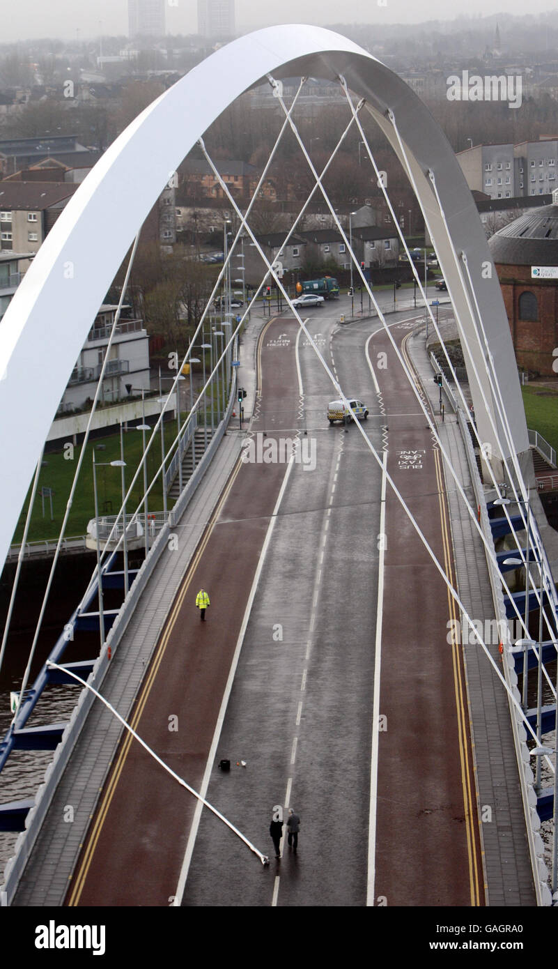 Bridge closed after cable snaps Stock Photo - Alamy