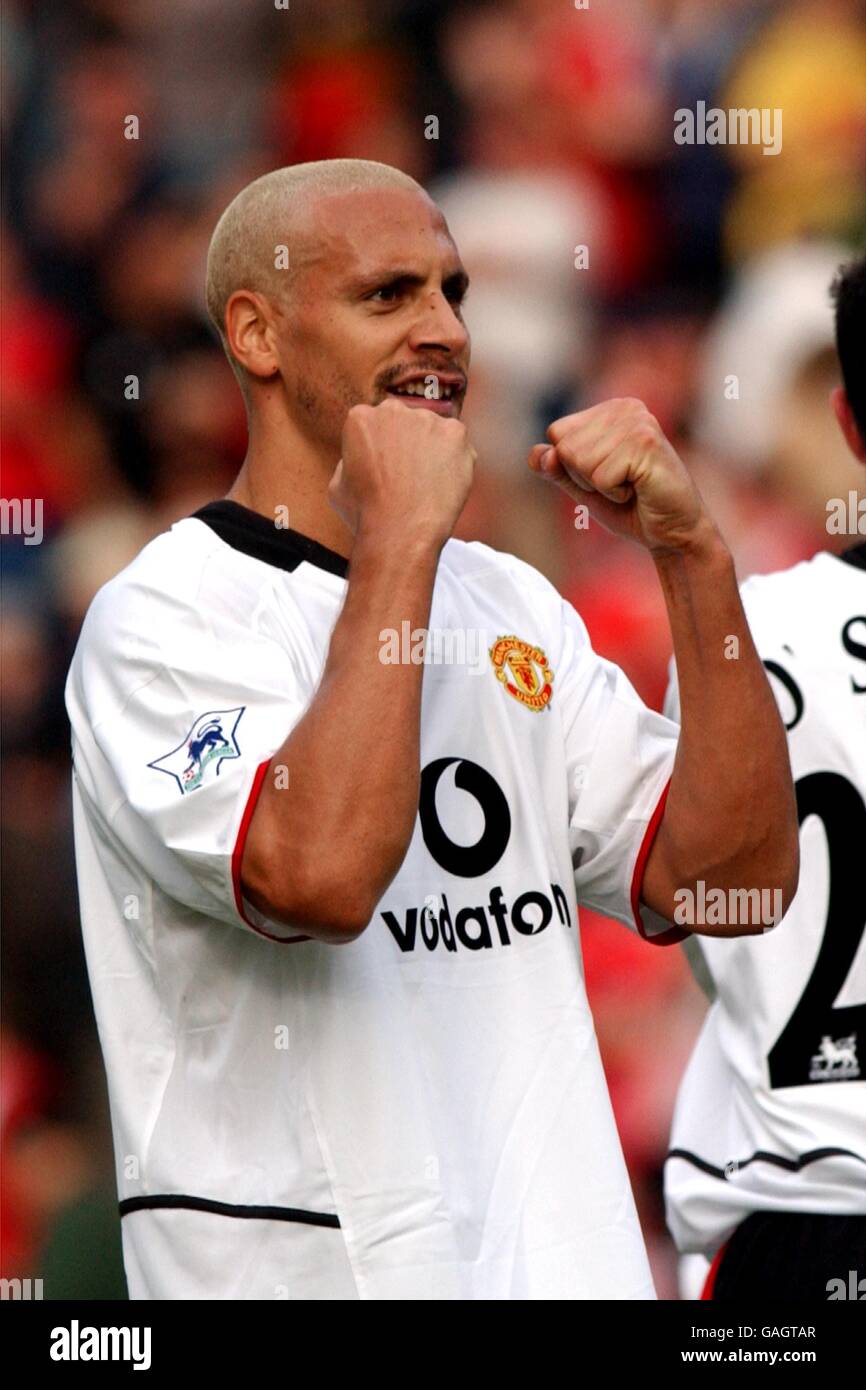 Manchester United's Rio Ferdinand celebrates his teams lead Stock Photo ...