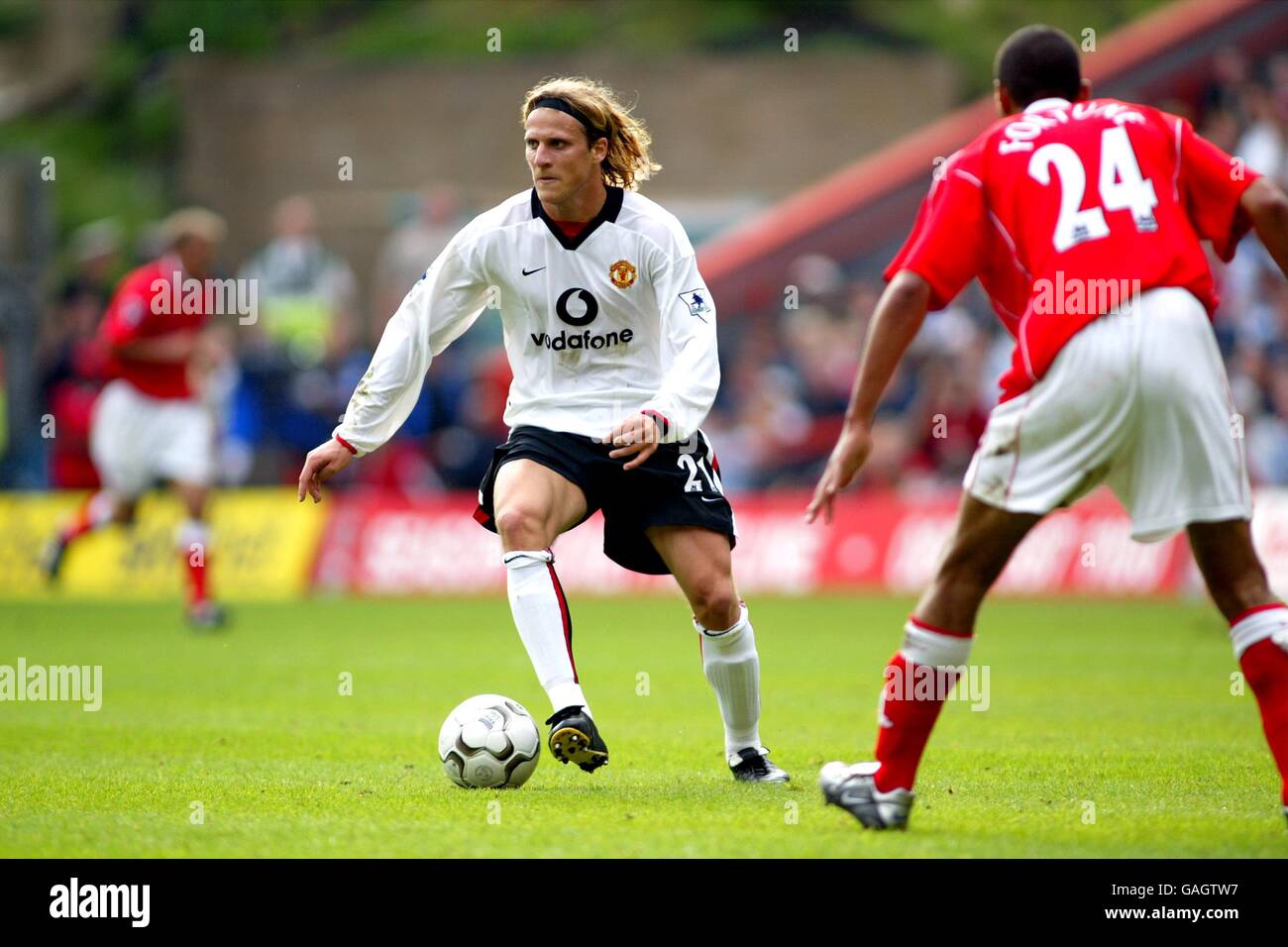 Diego forlan manchester united hi-res stock photography and images - Alamy