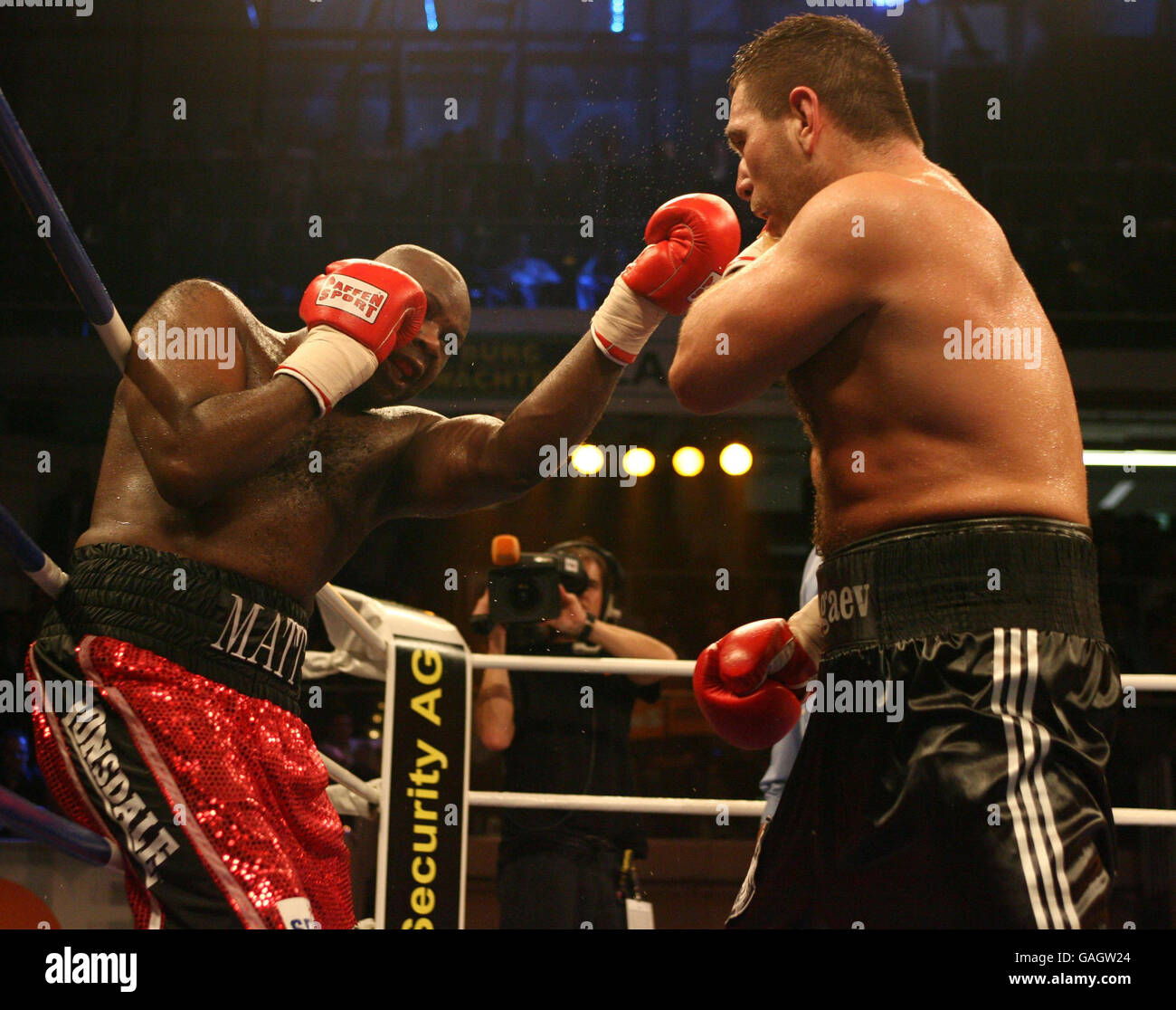 Ruslan chagaev v matt skelton hi-res stock photography and images - Alamy