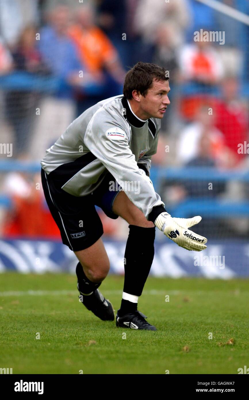 Goalkeeper phil barnes hi-res stock photography and images - Alamy