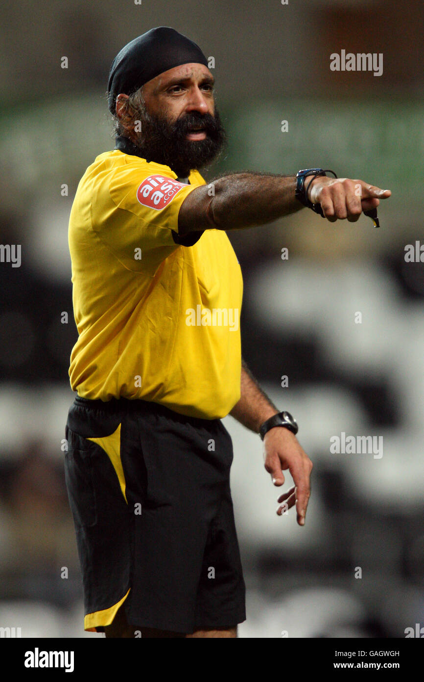 Soccer - Johnstone's Paint Trophy - Southern Section - Semi-Final ...