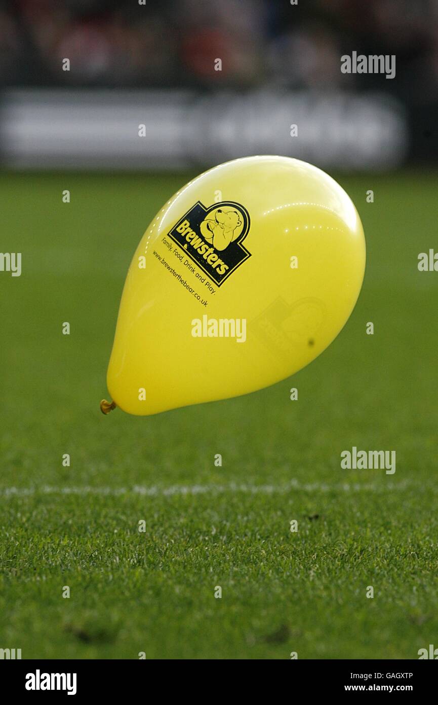 Round floats hi-res stock photography and images - Alamy