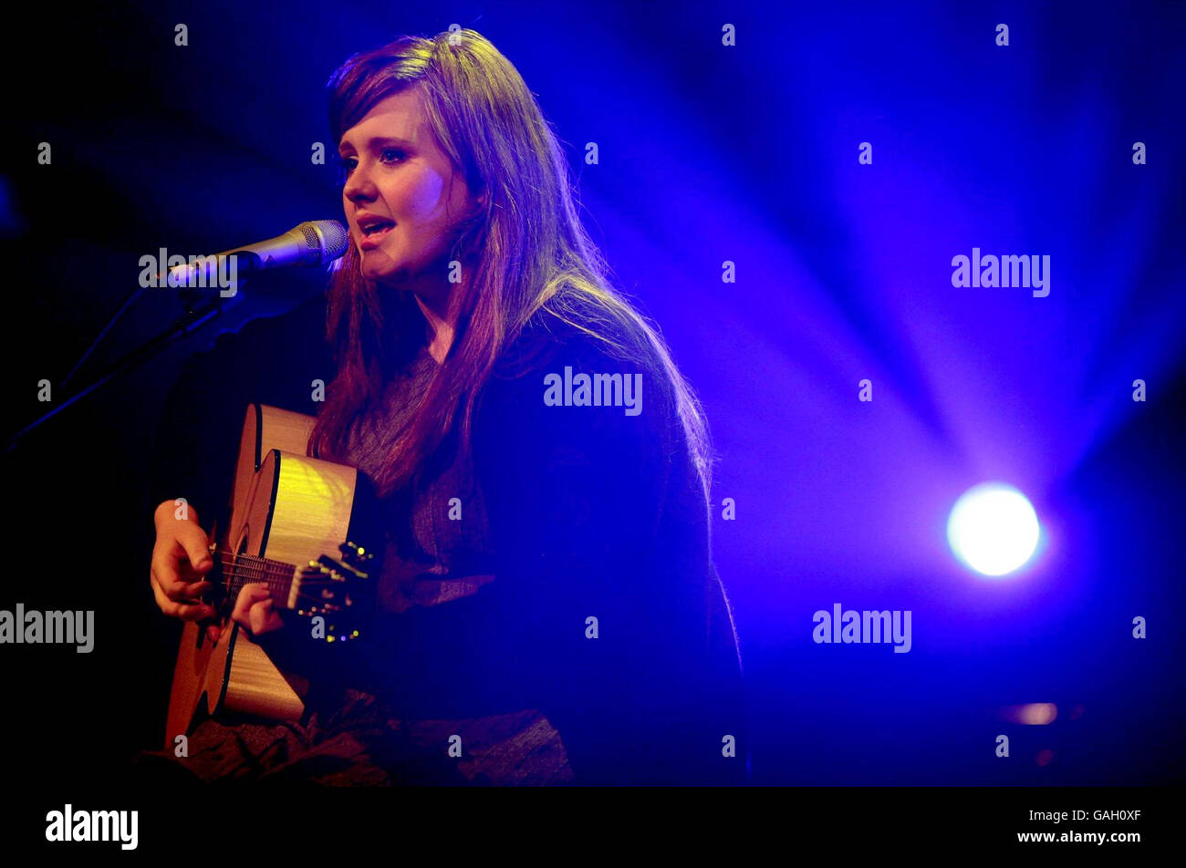 Adele in concert hi-res stock photography and images - Alamy