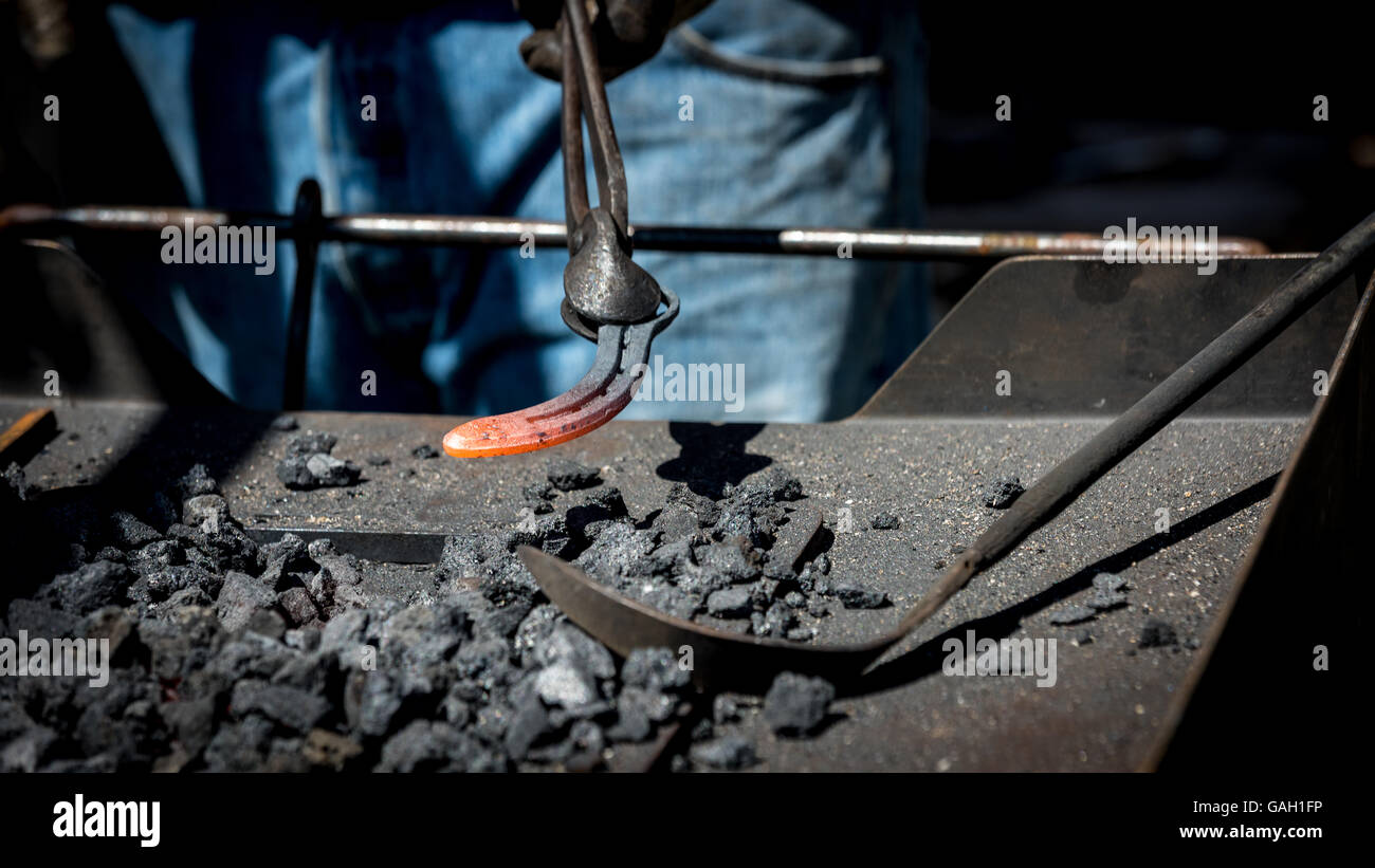 Heated tools hi-res stock photography and images - Alamy
