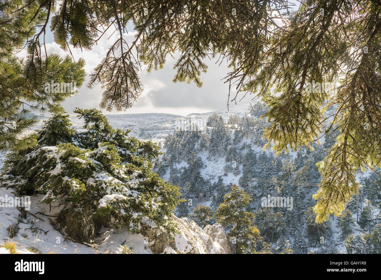 Snow mountain greece hi-res stock photography and images - Alamy