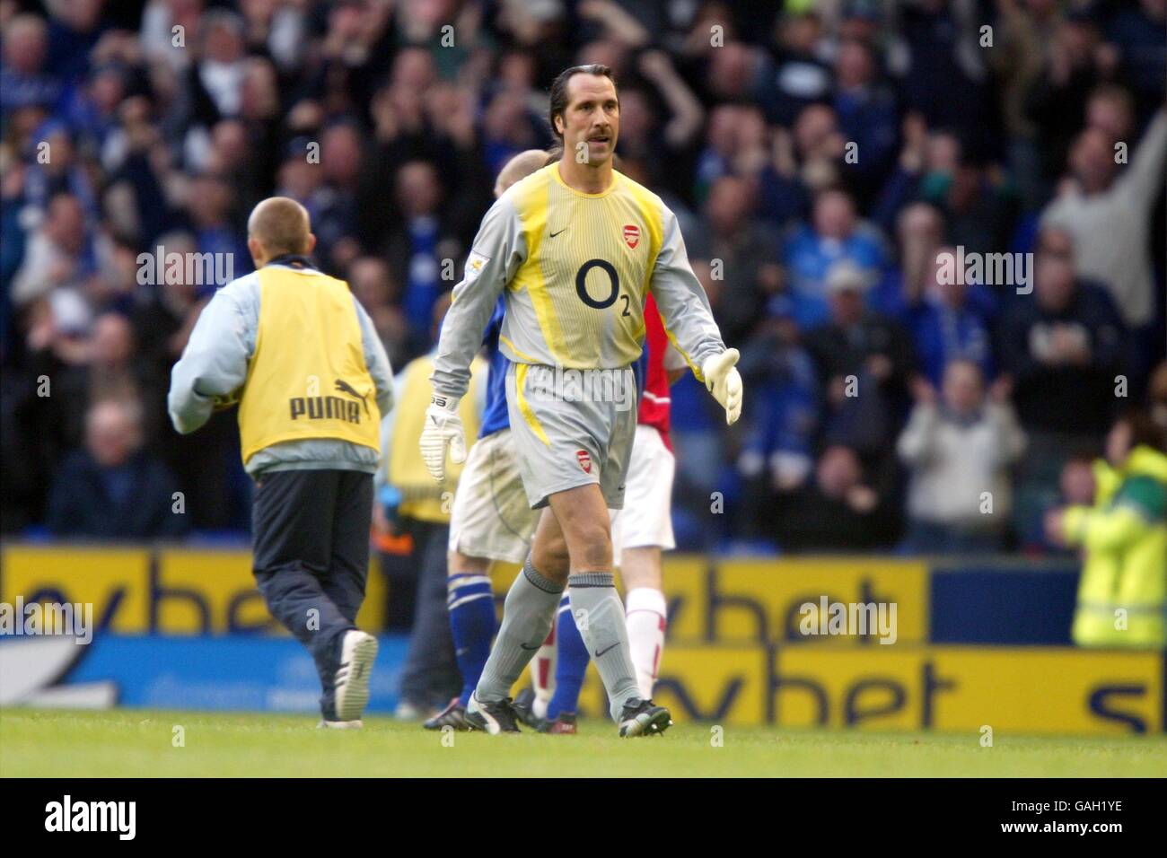 David seaman arsenal premier league hi-res stock photography and images ...