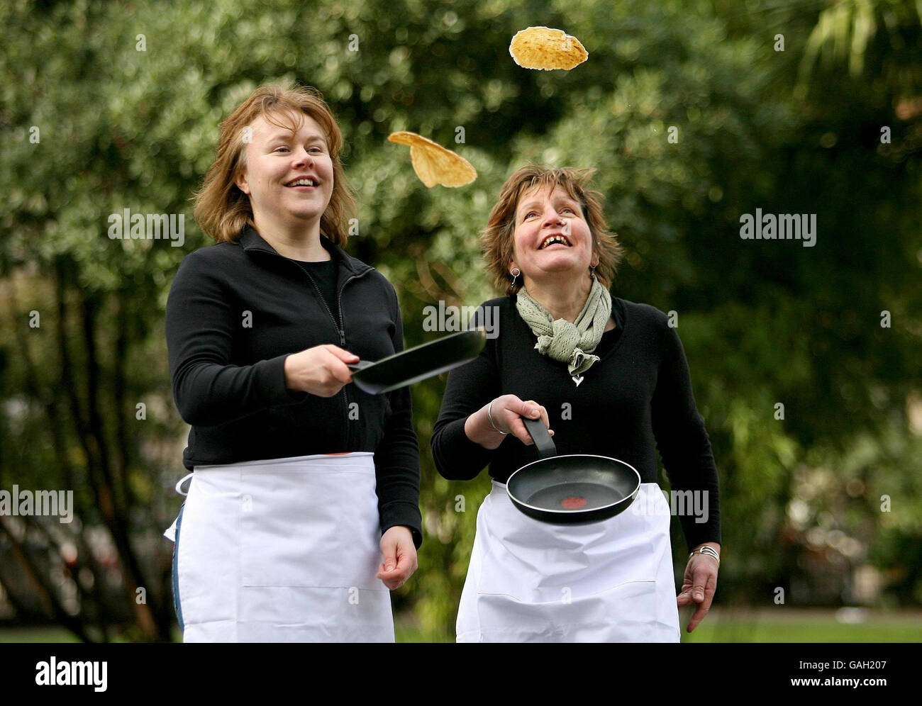 Food consultants Helen Woods (left) and Maureen Porteous demonstrating ...