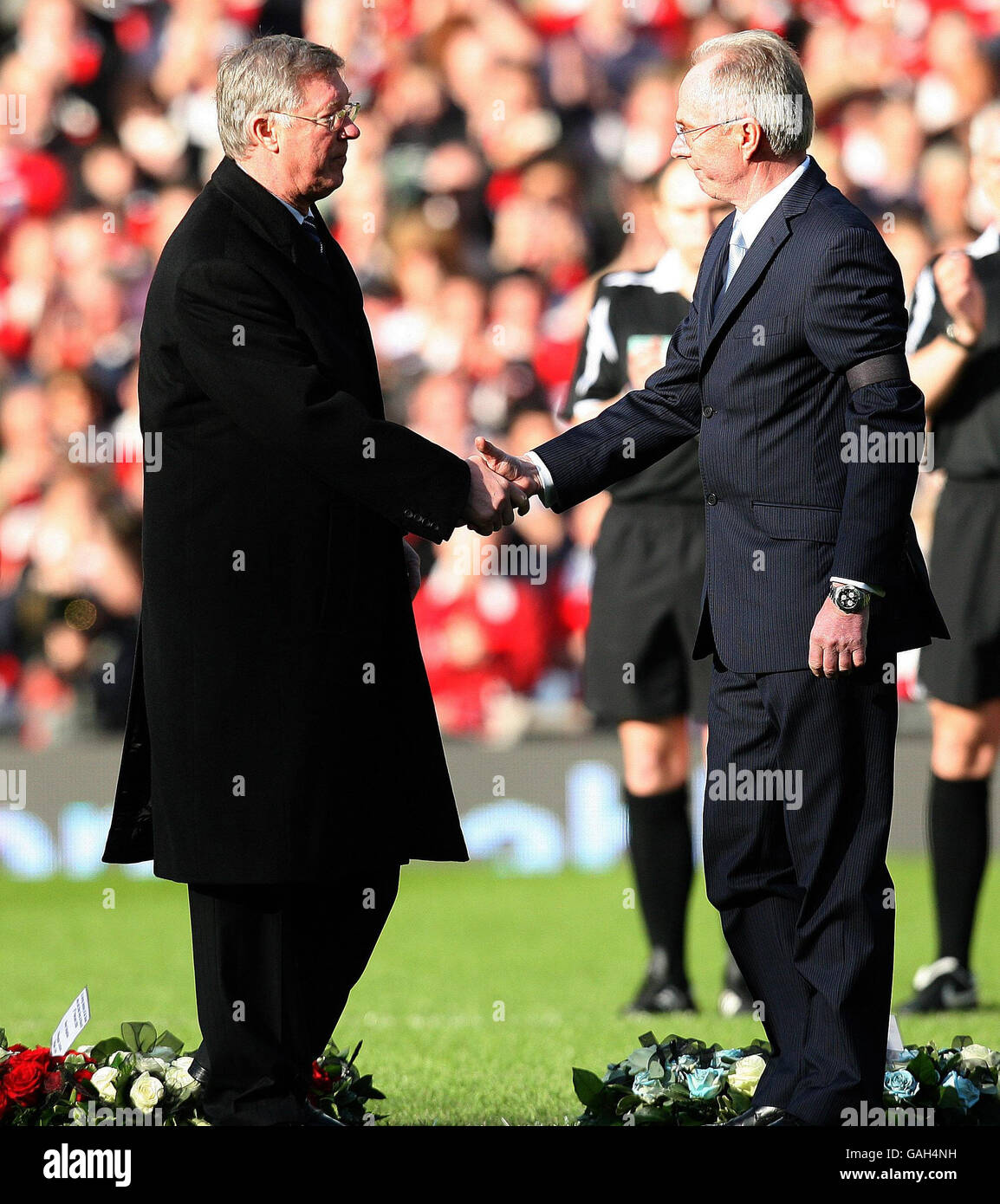 Manchester United manager Sir Alex Ferguson and Manchester City Sven ...