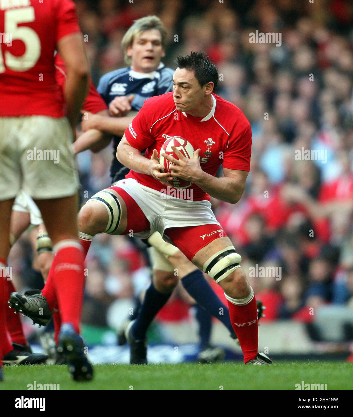 Rugbyuwales full length action ball players challenge challenges vies ...