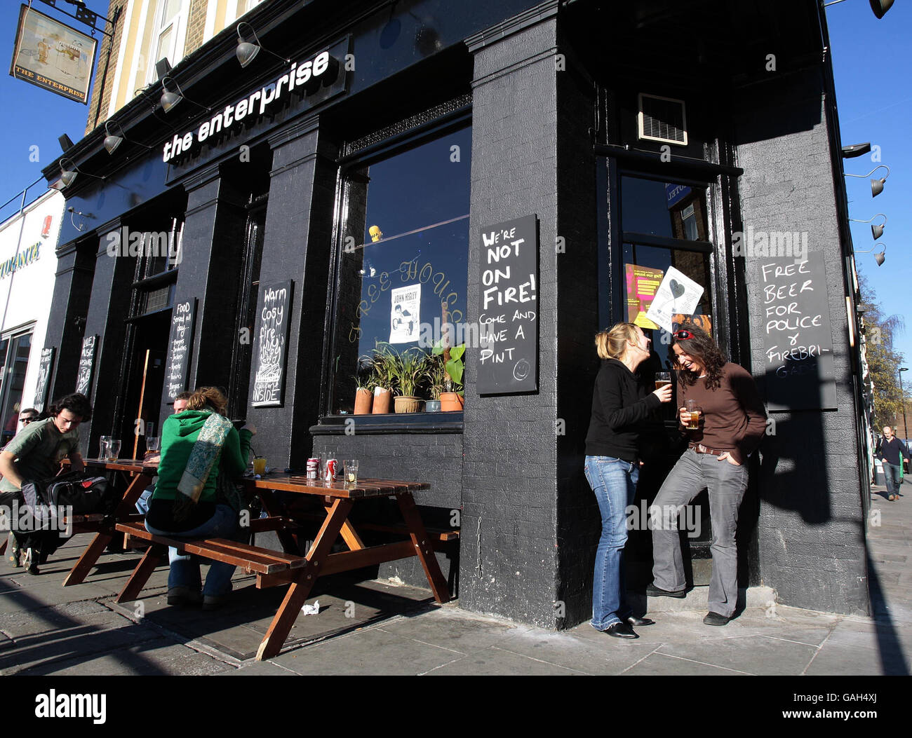 Major fire consumes famous market Stock Photo - Alamy