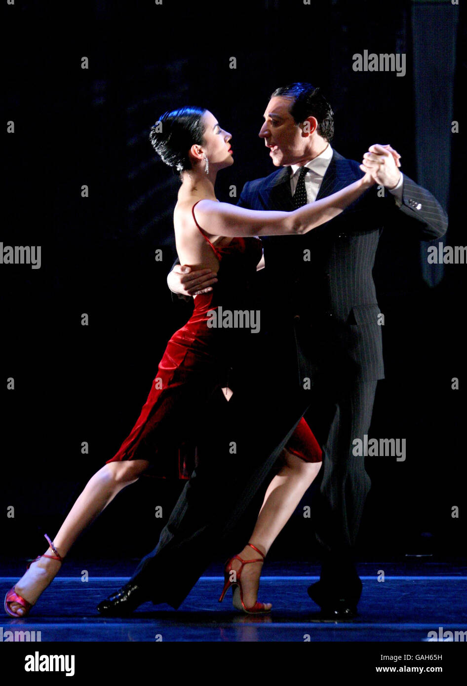 Tango Por Dos photocall - London Stock Photo - Alamy