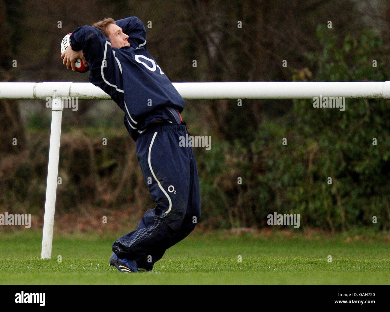 Throw in hi-res stock photography and images - Alamy