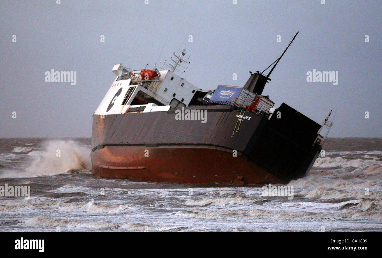 Cargo ship runs aground hi-res stock photography and images - Alamy