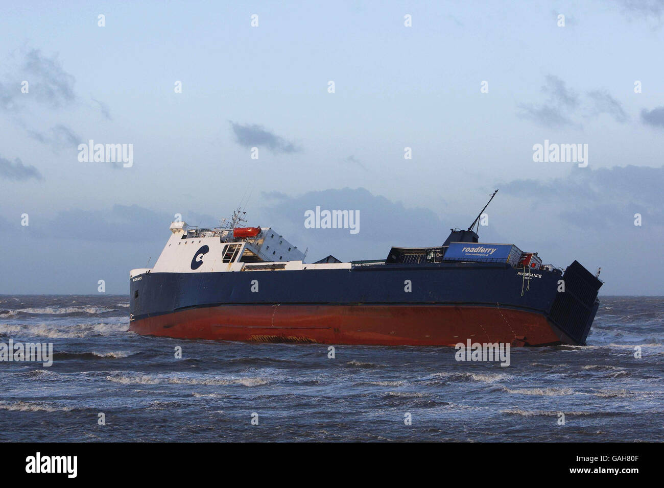 Riverdance strand hi-res stock photography and images - Alamy