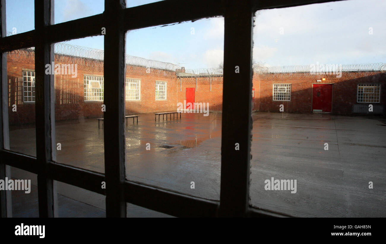 First jail in new prisons scheme. General view of HMP Kennet in Maghull ...