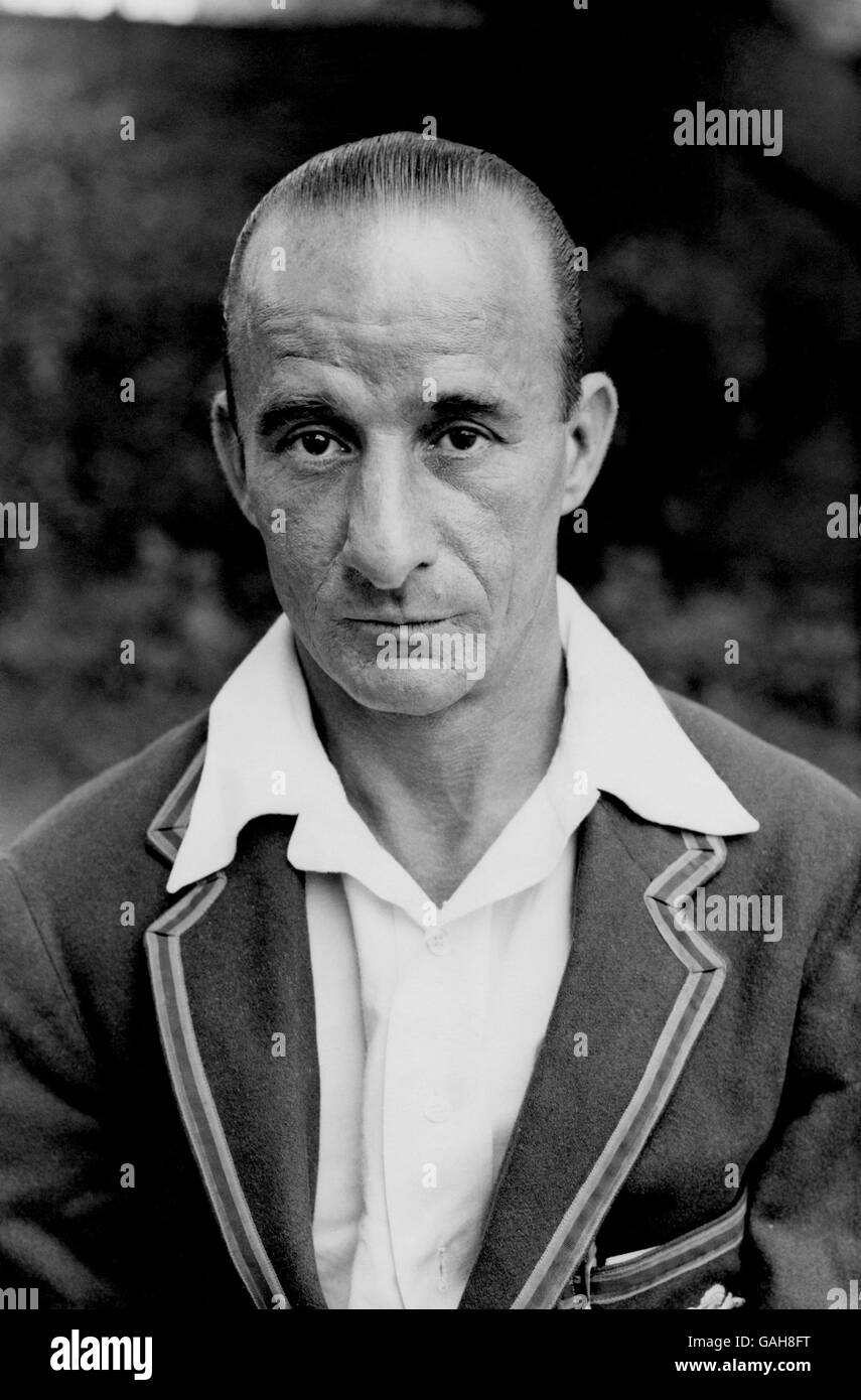 Cricket. Tich Freeman, Kent and England Stock Photo - Alamy