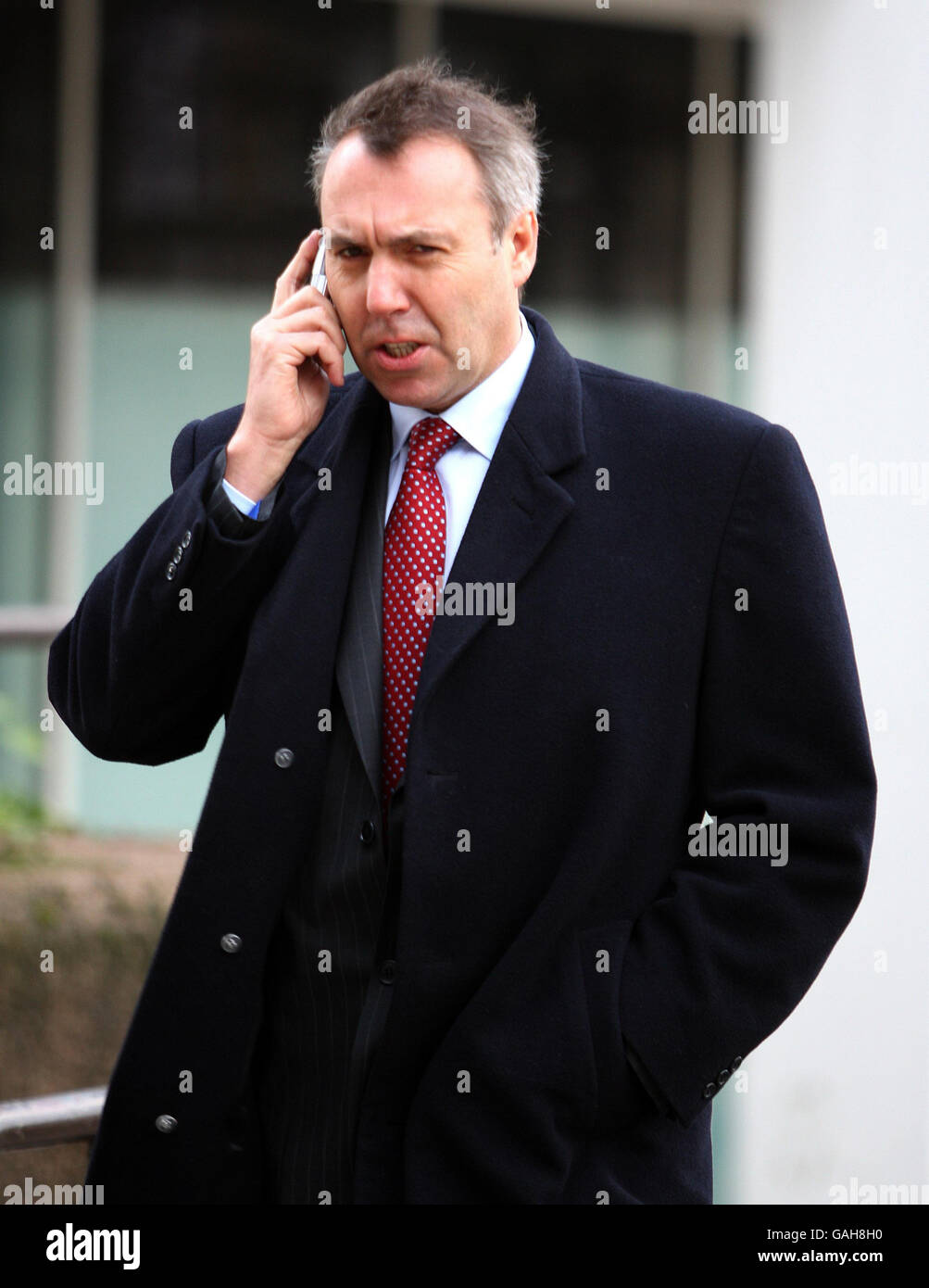 Ripper libel trial. Detective Chief Superintendent Chris Gregg outside ...