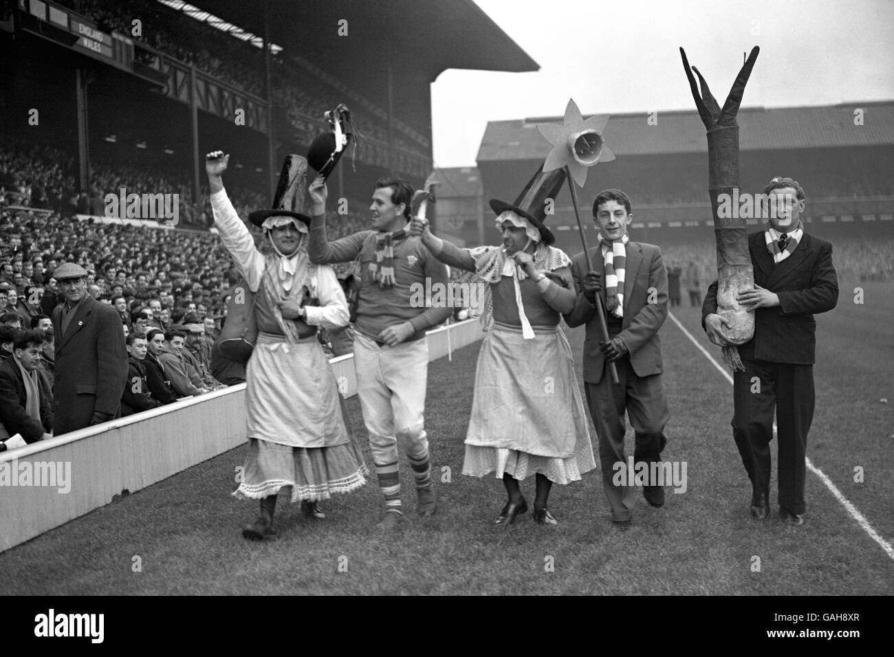 Wales Rugby 1950s High Resolution Stock Photography and Images - Alamy
