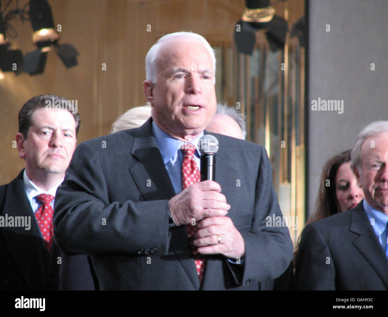 Republican front runner john mccain rally rockefeller plaza in ...
