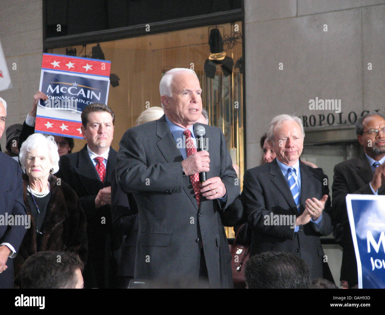 Republican front runner john mccain rally rockefeller plaza in ...