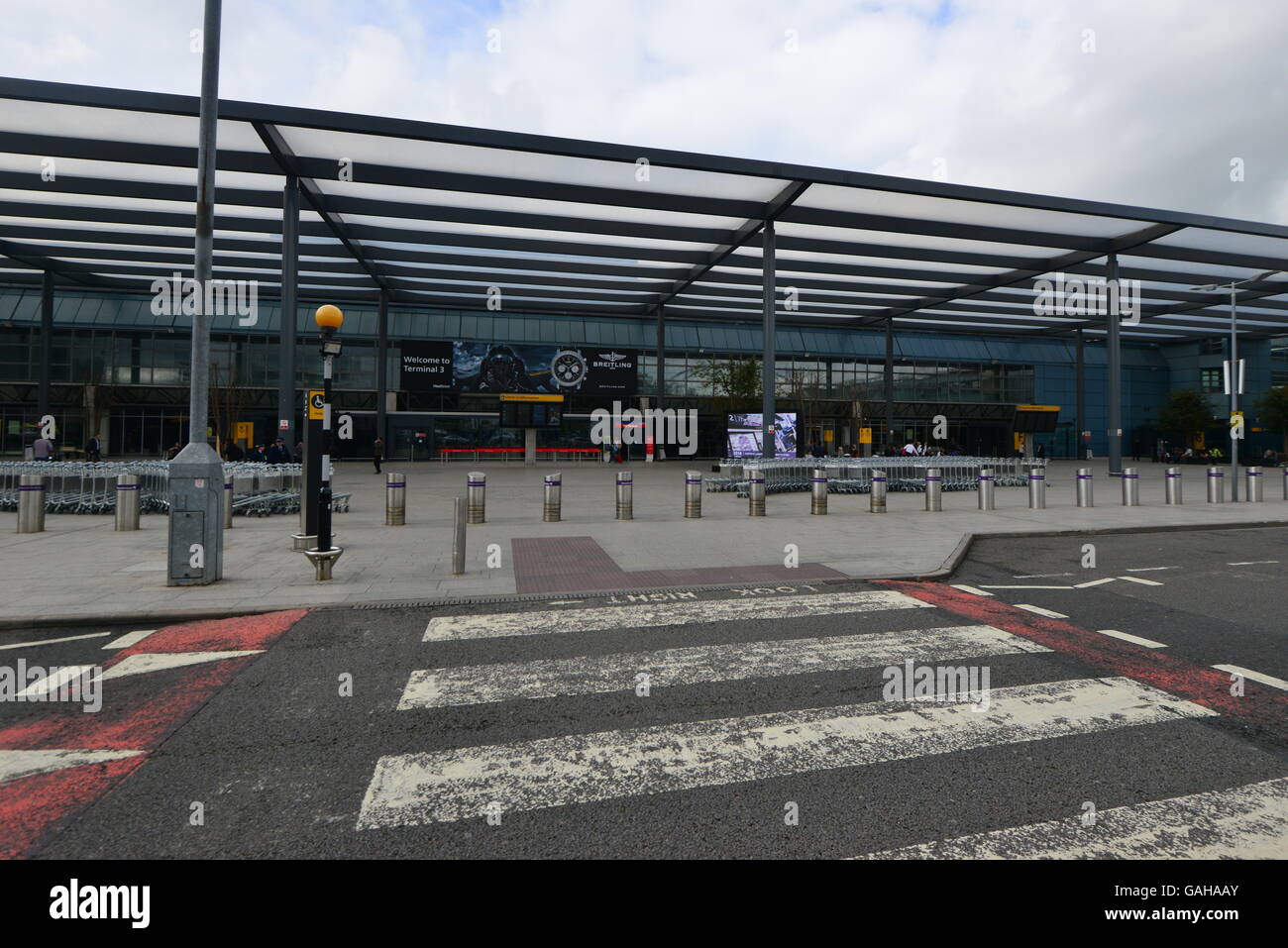 Terminal 3 London Heathrow Stock Photo - Alamy