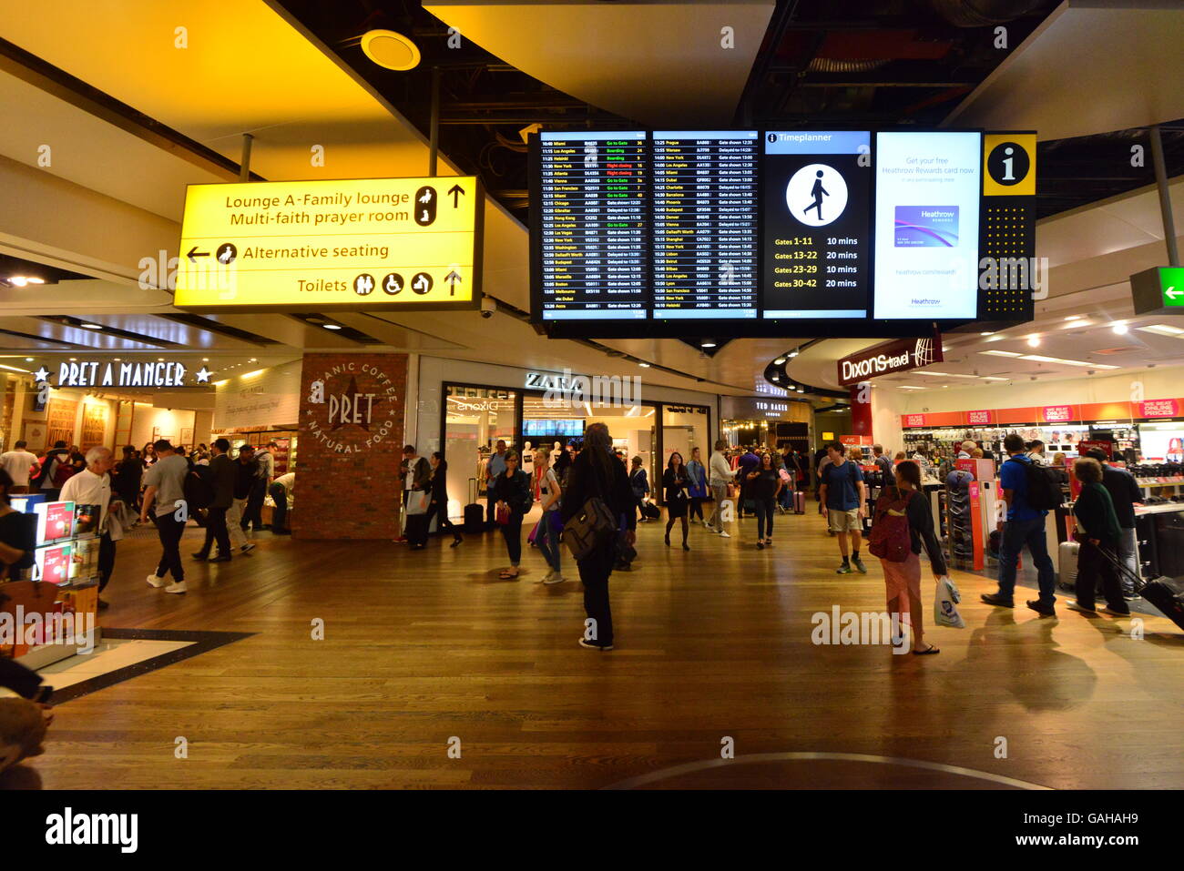 Terminal 3 London Heathrow Stock Photo - Alamy