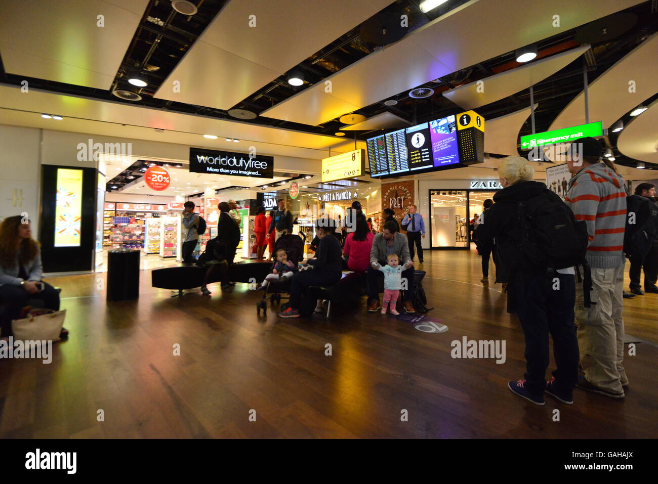 Terminal 3 London Heathrow Stock Photo - Alamy