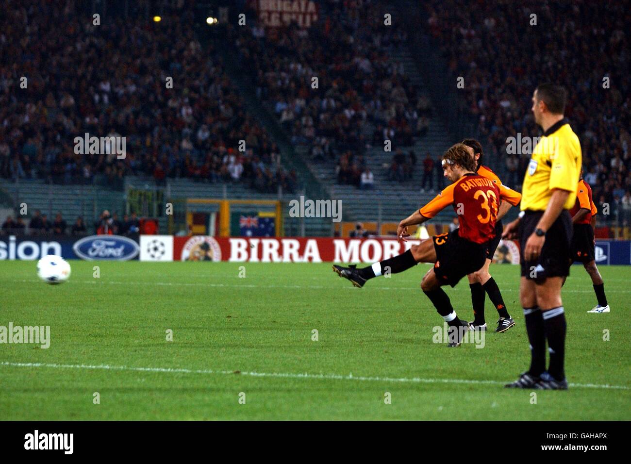 Romas gabriel batistuta takes a long range free kick hi-res stock ...